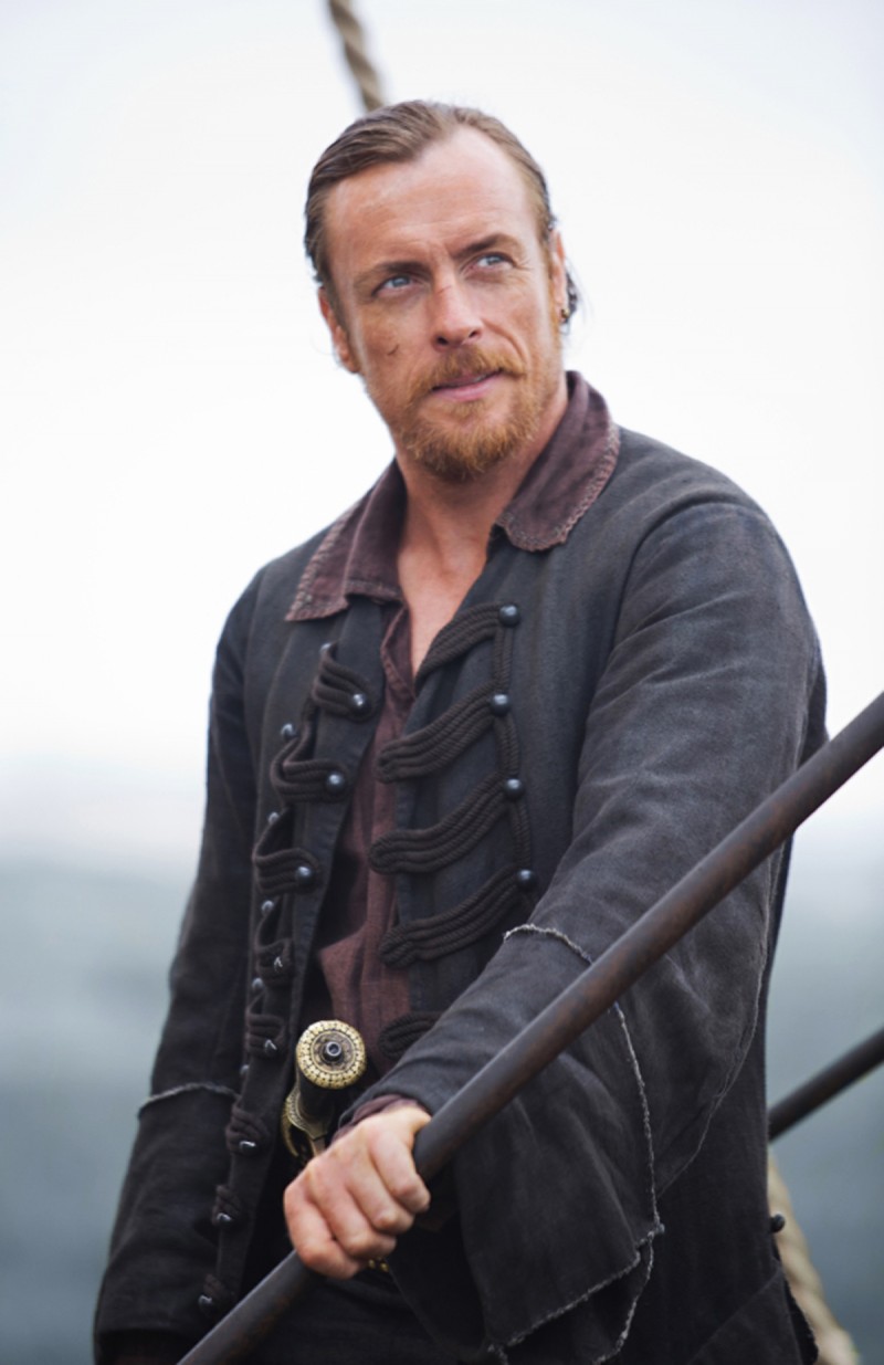 Tom Hopper Covers October 2015 Men’s Health South Africa, ‘Black Sails ...