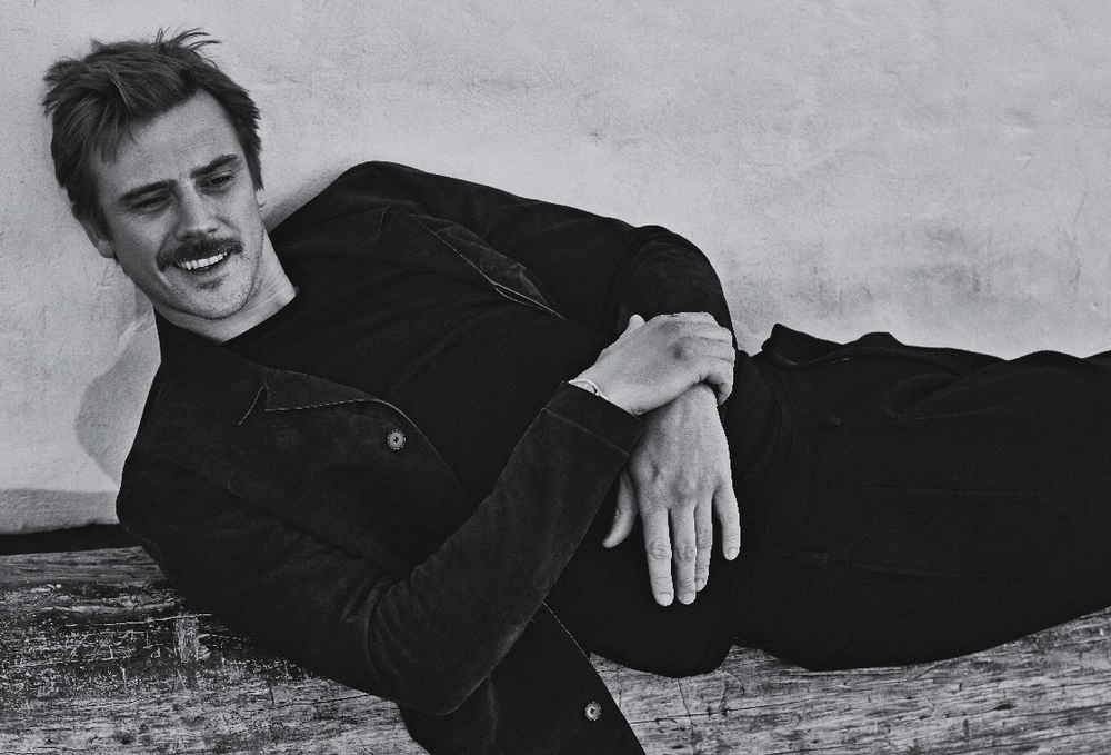 Boyd Holbrook Covers Man of the World, Reveals End of Engagement ...