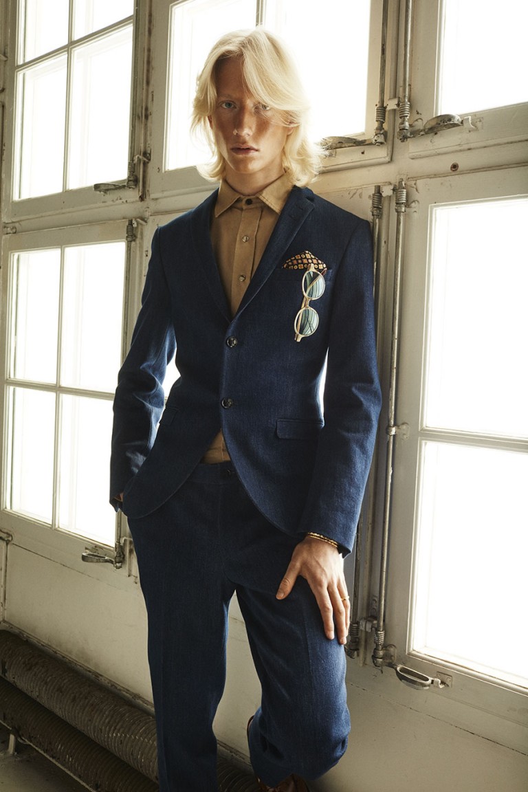 Café Highlights Chic Denim Ensembles – The Fashionisto