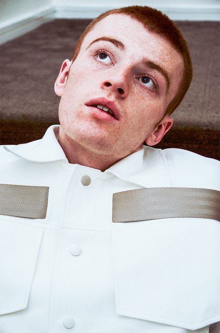 L'Officiel Hommes Turkey Offers Pop of Color with Spring Tailoring ...