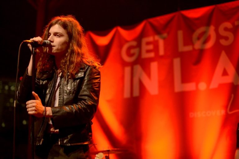 BØRNS Brings Vintage Style to Discover Los Angeles – The Fashionisto