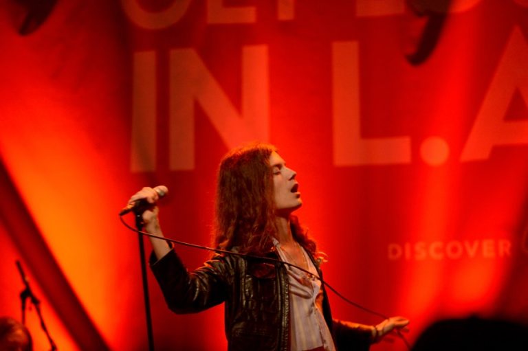 BØRNS Brings Vintage Style to Discover Los Angeles – The Fashionisto