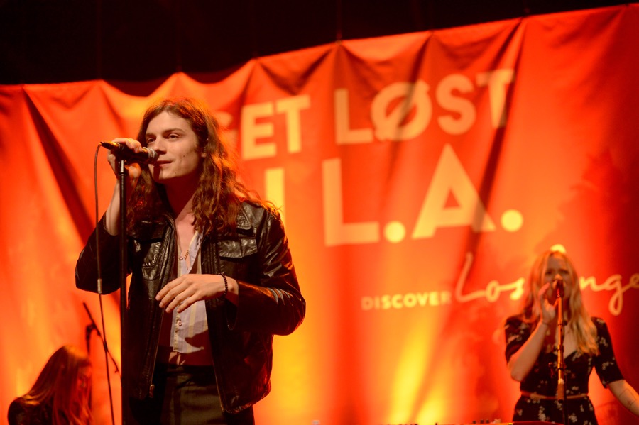 BØRNS Brings Vintage Style to Discover Los Angeles – The Fashionisto