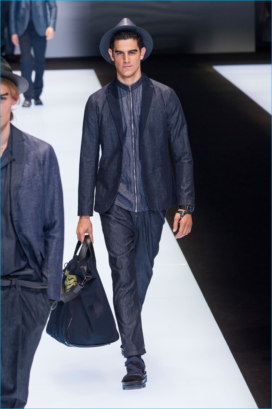 Emporio Armani 2017 Spring/Summer Men's Runway Collection