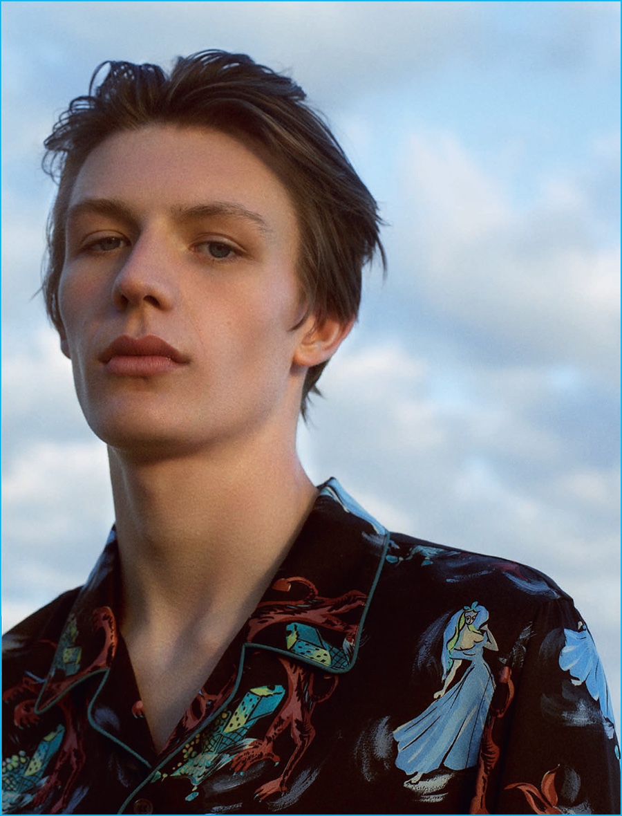 L’Officiel Hommes Germany Takes to the Beach for Summer Editorial – The ...