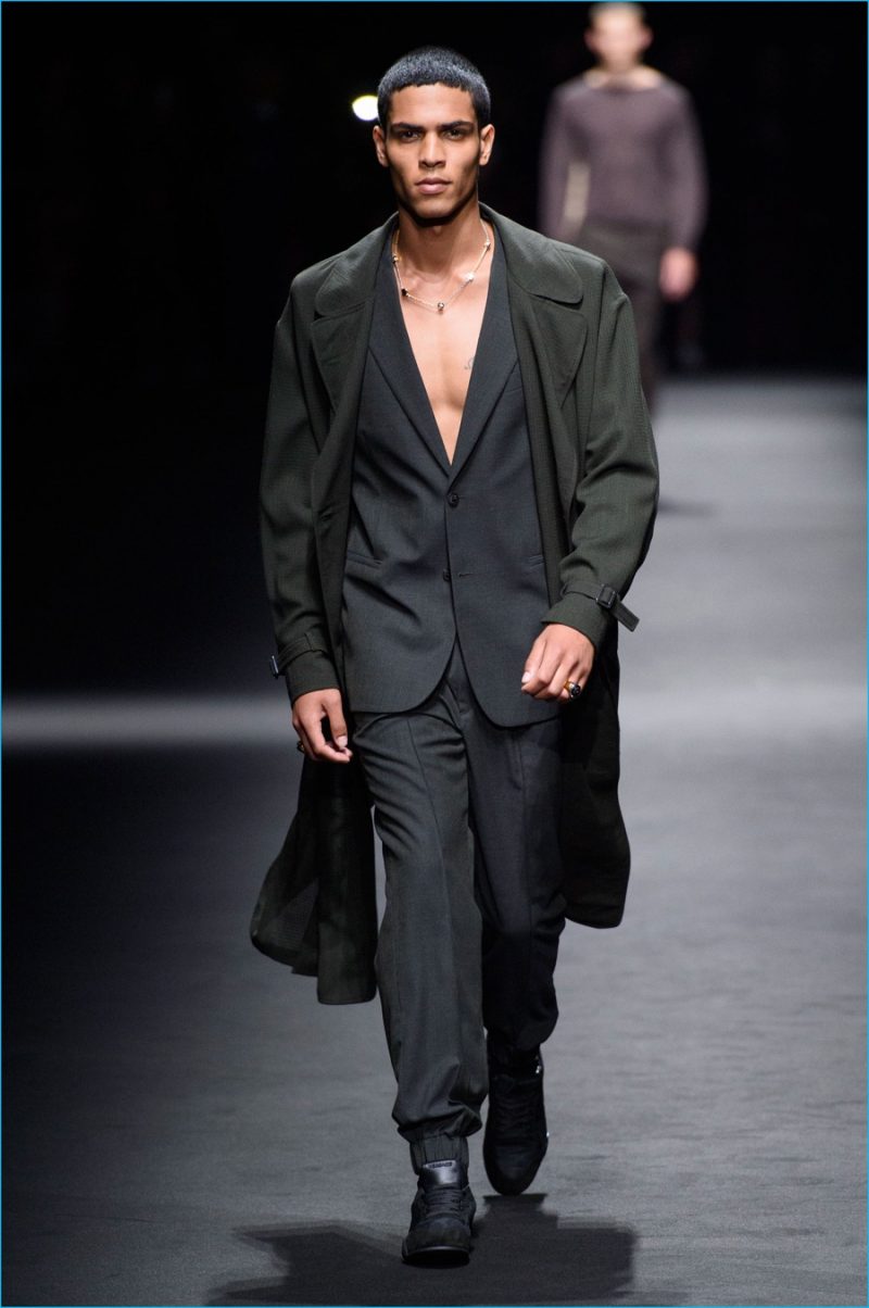 Versace 2017 Spring/Summer Men's Runway Collection
