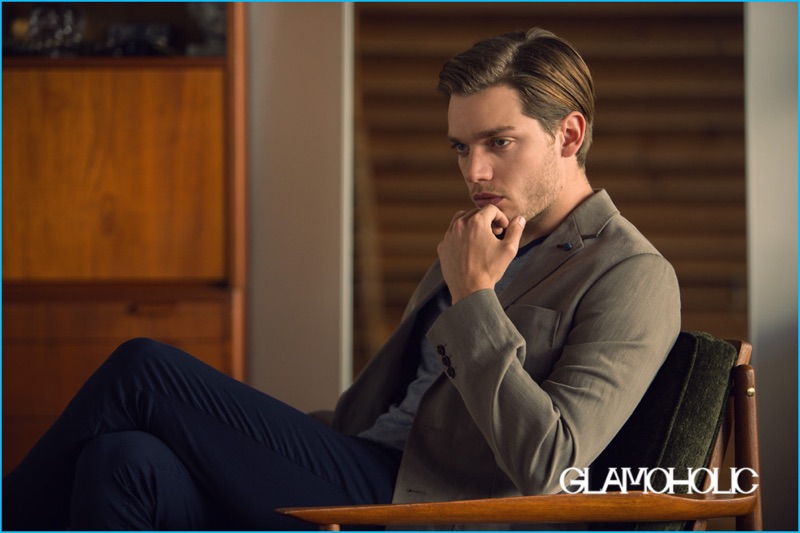 Dominic Sherwood Covers Glamoholic, Talks ‘Shadowhunters’ – The Fashionisto