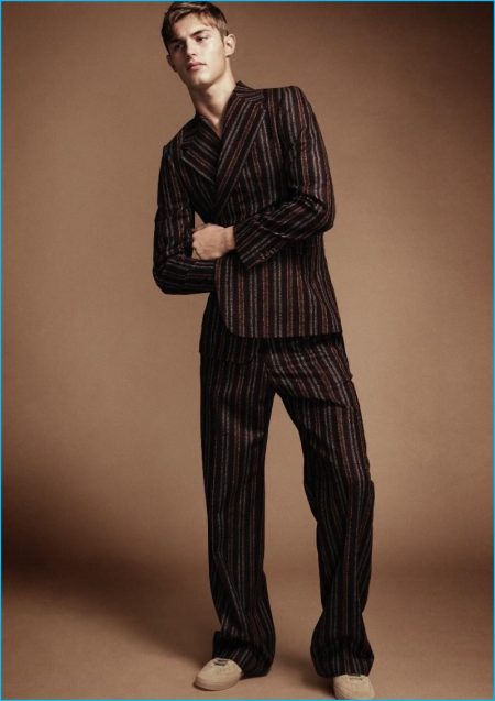 Kit Butler Dons Chic Fall Fashions for Wool Cover Shoot – The Fashionisto