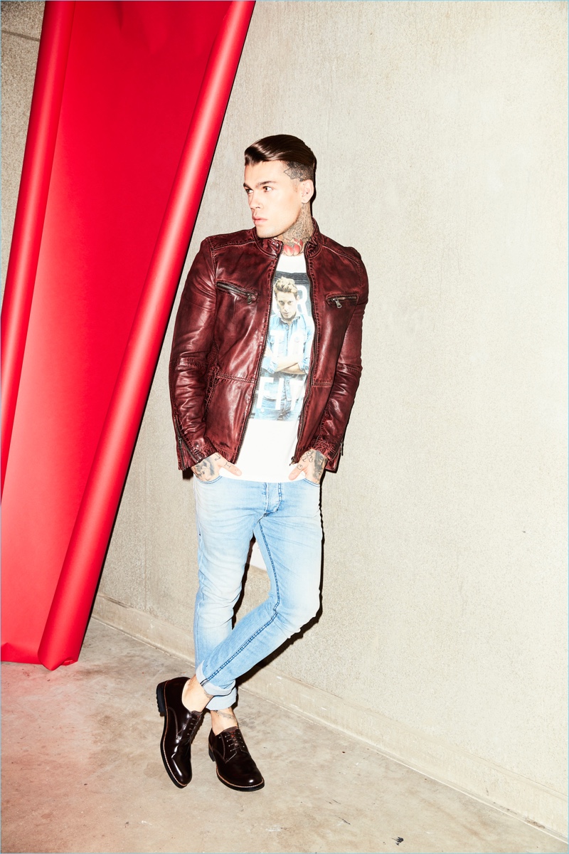 Stephen James Fronts THEO Wormland’s Spring ’17 Outing – The Fashionisto