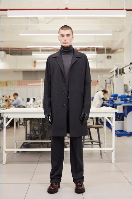 Theory Turns Out Uniform Fashions for Fall ’17 Collection – The Fashionisto