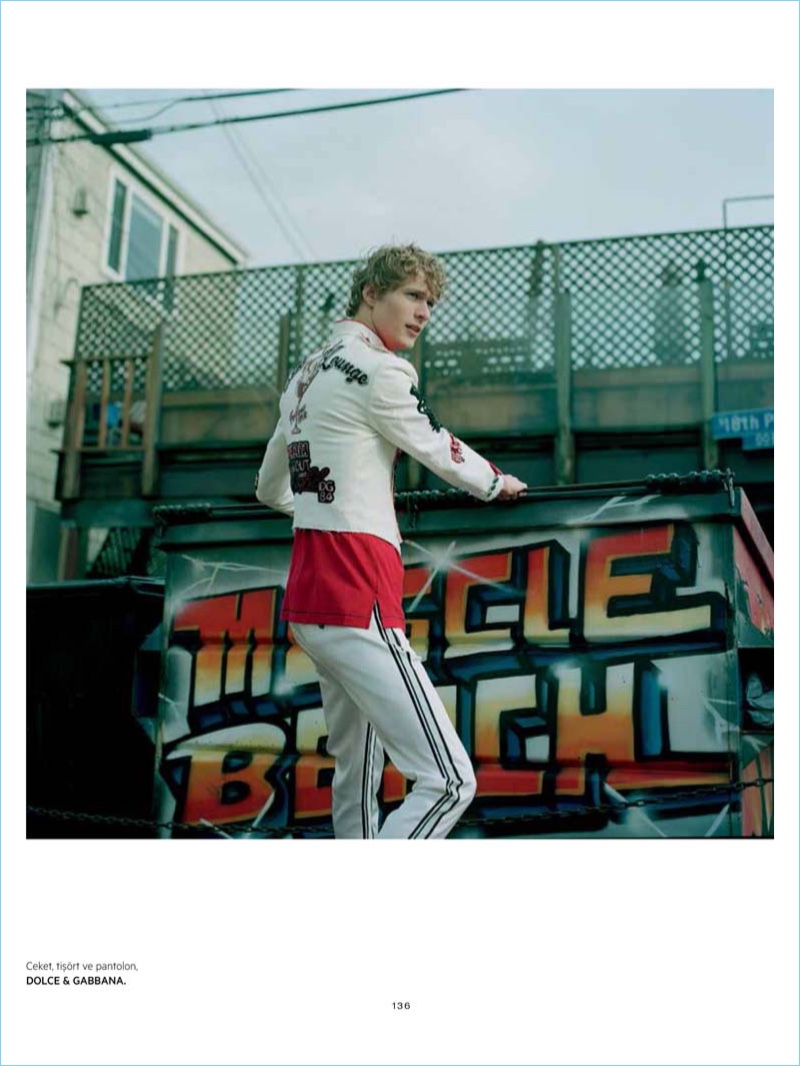 La La Land: Sven de Vries Hits the Beach for L’Officiel Hommes Turkey ...