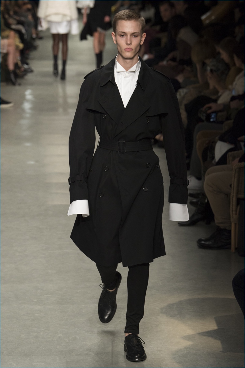 Christopher Bailey’s Contemporary Take on Burberry’s Iconic Trench Coat ...