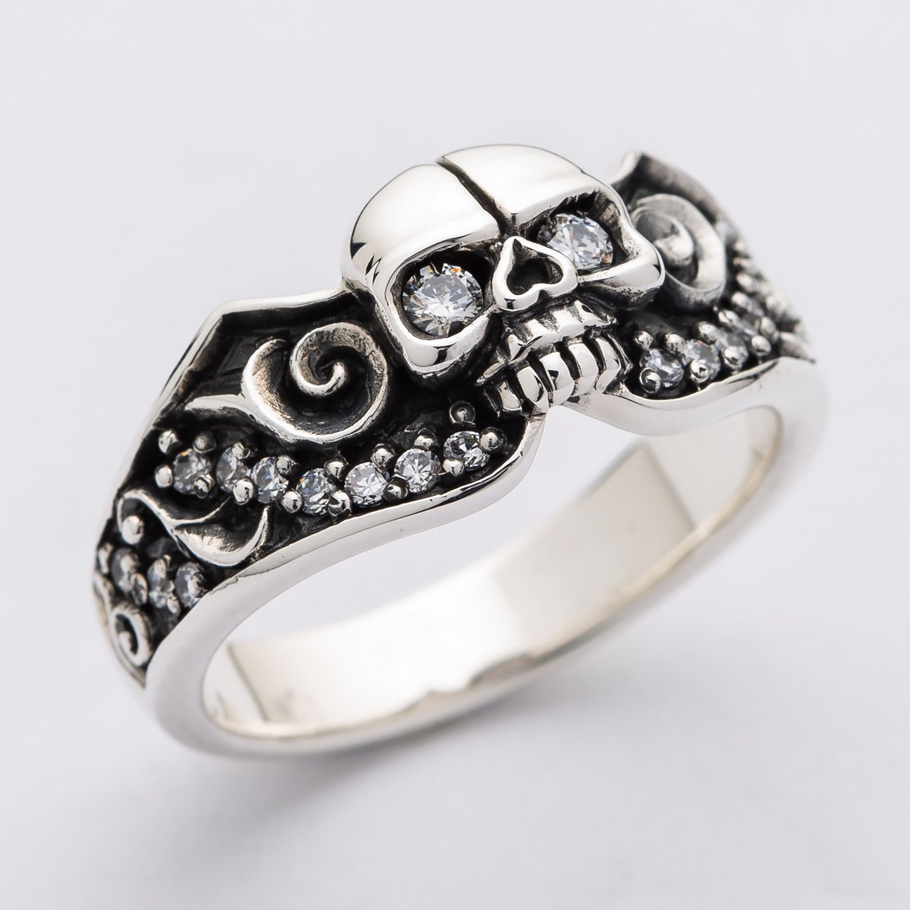 Behind the Bones: Why Skull Rings Are So Popular – The Fashionisto