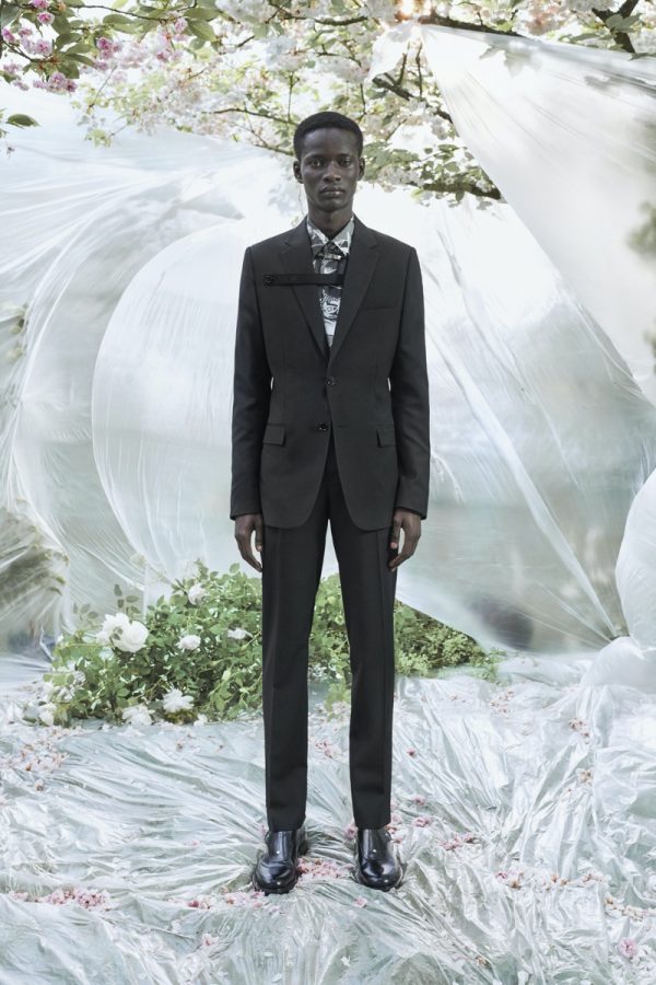 Dior Men Champions Utility-Chic Menswear for Resort ’20 Collection ...