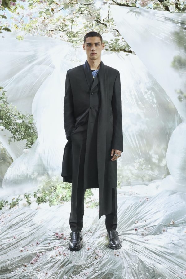 Dior Men Champions Utility-Chic Menswear for Resort ’20 Collection ...