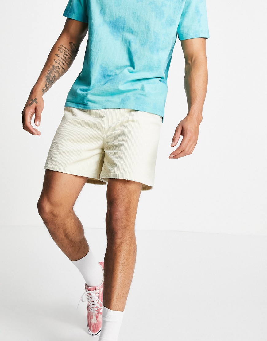 ASOS DESIGN wide fit shorts in off white cord – The Fashionisto