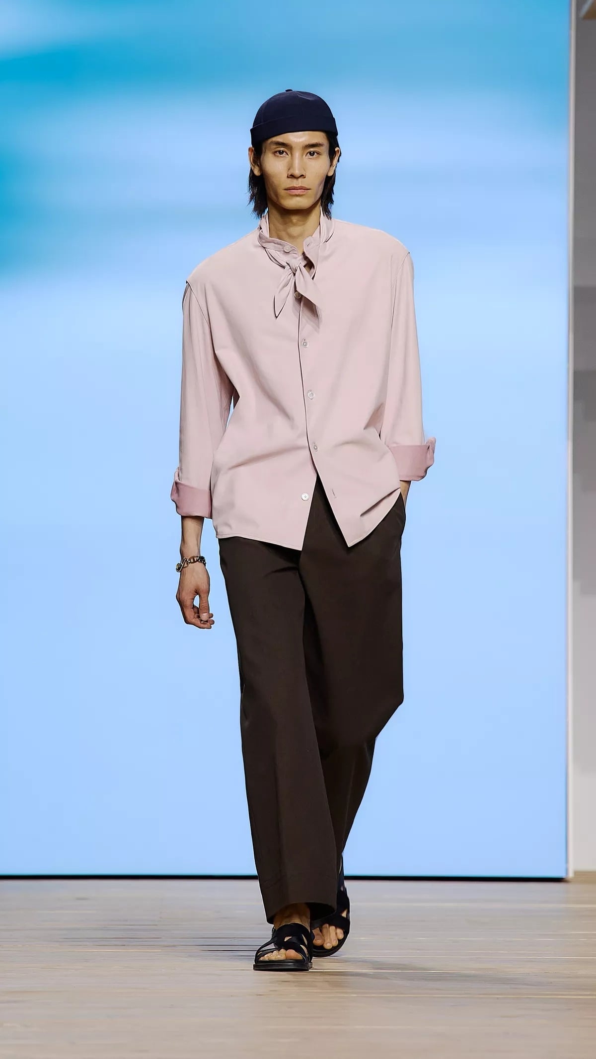 Hermès Summer 2025 Glides Through Seoul Like a Breeze