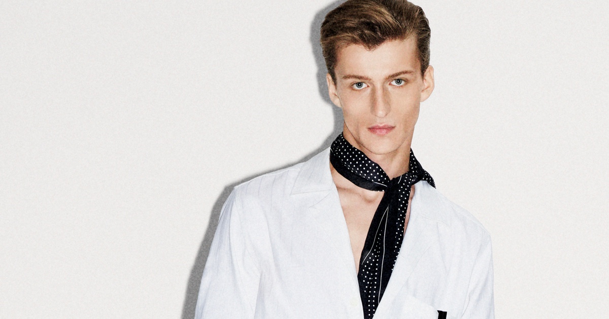 Tom Ford Spring 2026 Revisits Glamour with a Lighter Touch