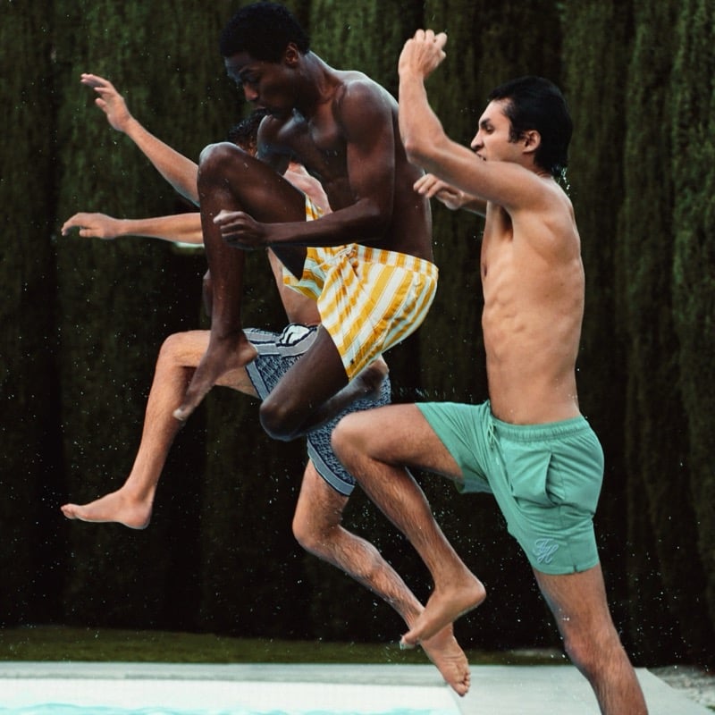 Tommy Hilfiger Summer 2026 Sends the Crew Poolside – The Fashionisto